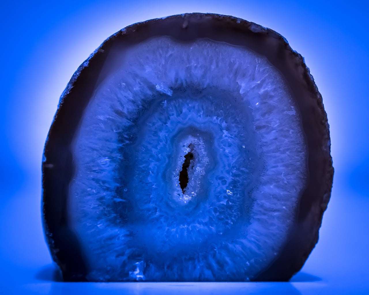 Descubre el PODER del ÁGATA AZUL - Significado Espiritual